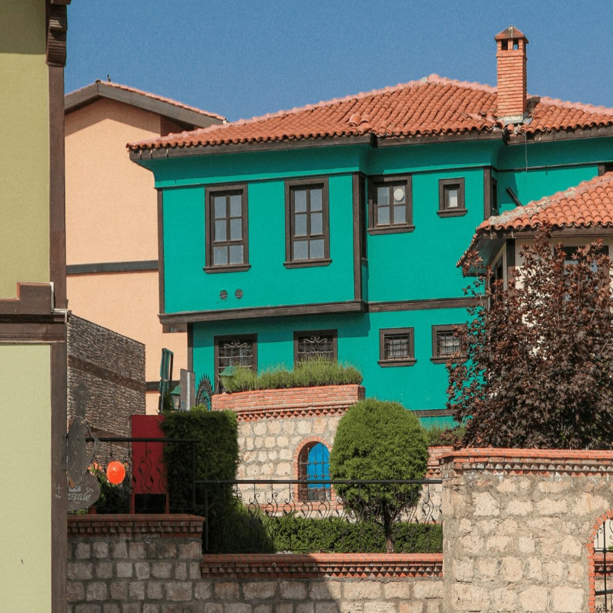 12 Best International House Swapping Websites (Save BIG On Expenses ...